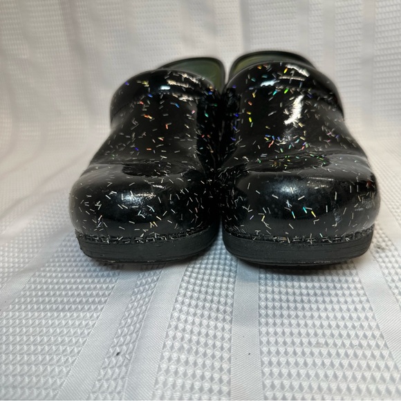 Dansko | Shoes | Dansko Xp 2 Black Sparkle Fleck Clogs Women 39 Eu U85 ...